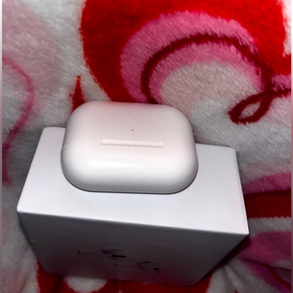 Apple | Headphones | Apple 2nd Generation Airpods | Poshmark